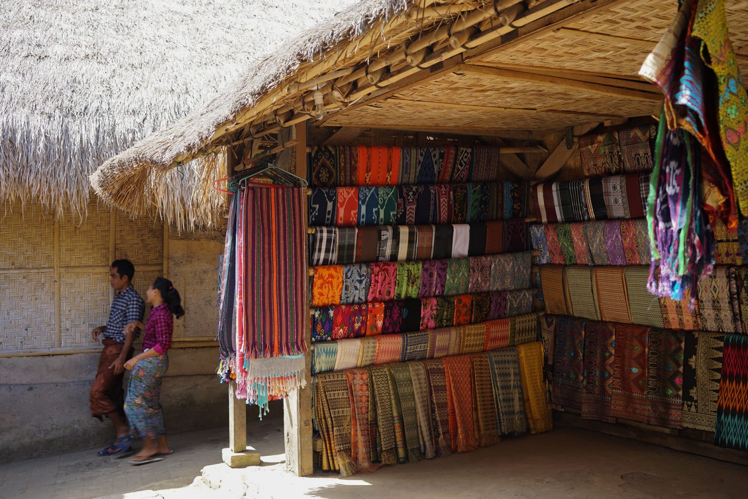 Desa Sade - Traditional Shopping Indonesia